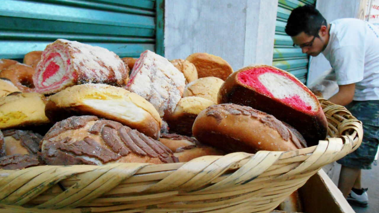 De los expendios de pan, 75% con informales - El Diario NTR | NTR ...